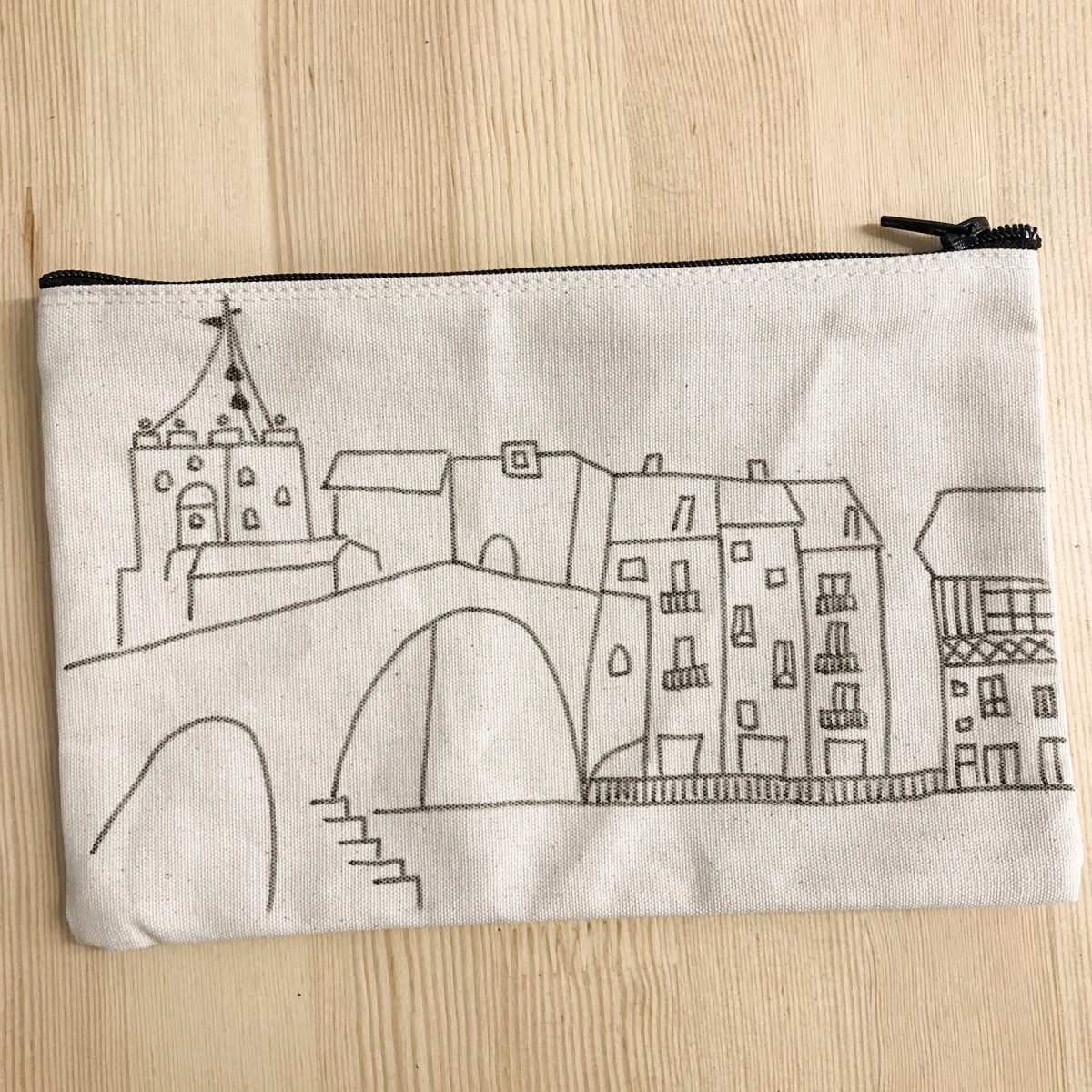 Neceser dibujado a mano | Ovella Lab