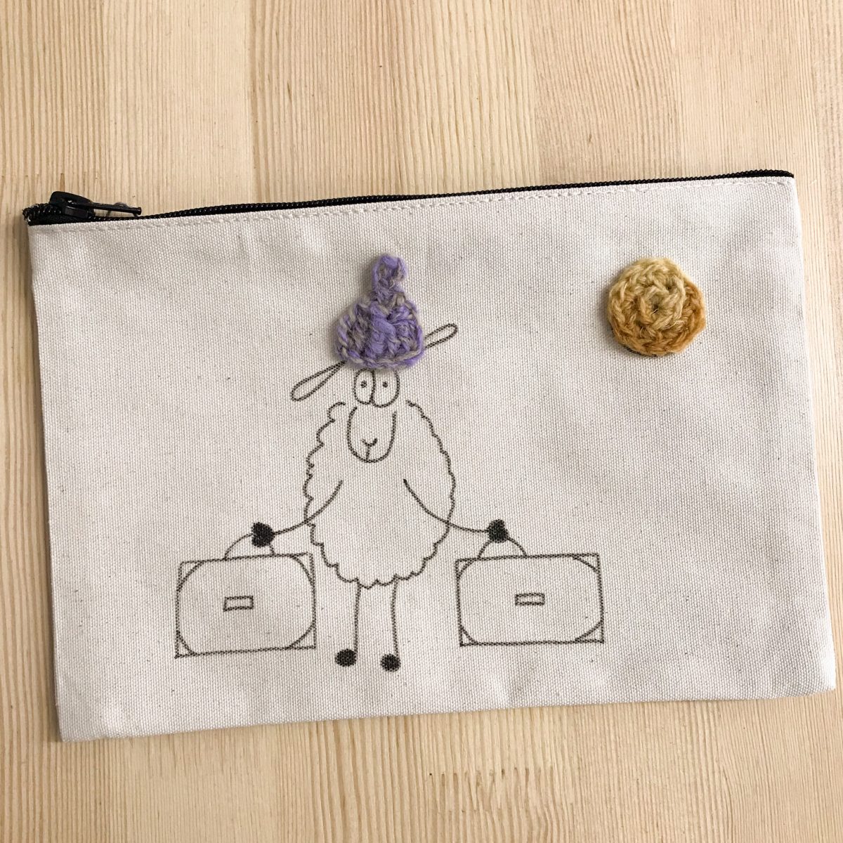 Neceser dibujado a mano | Ovella Lab